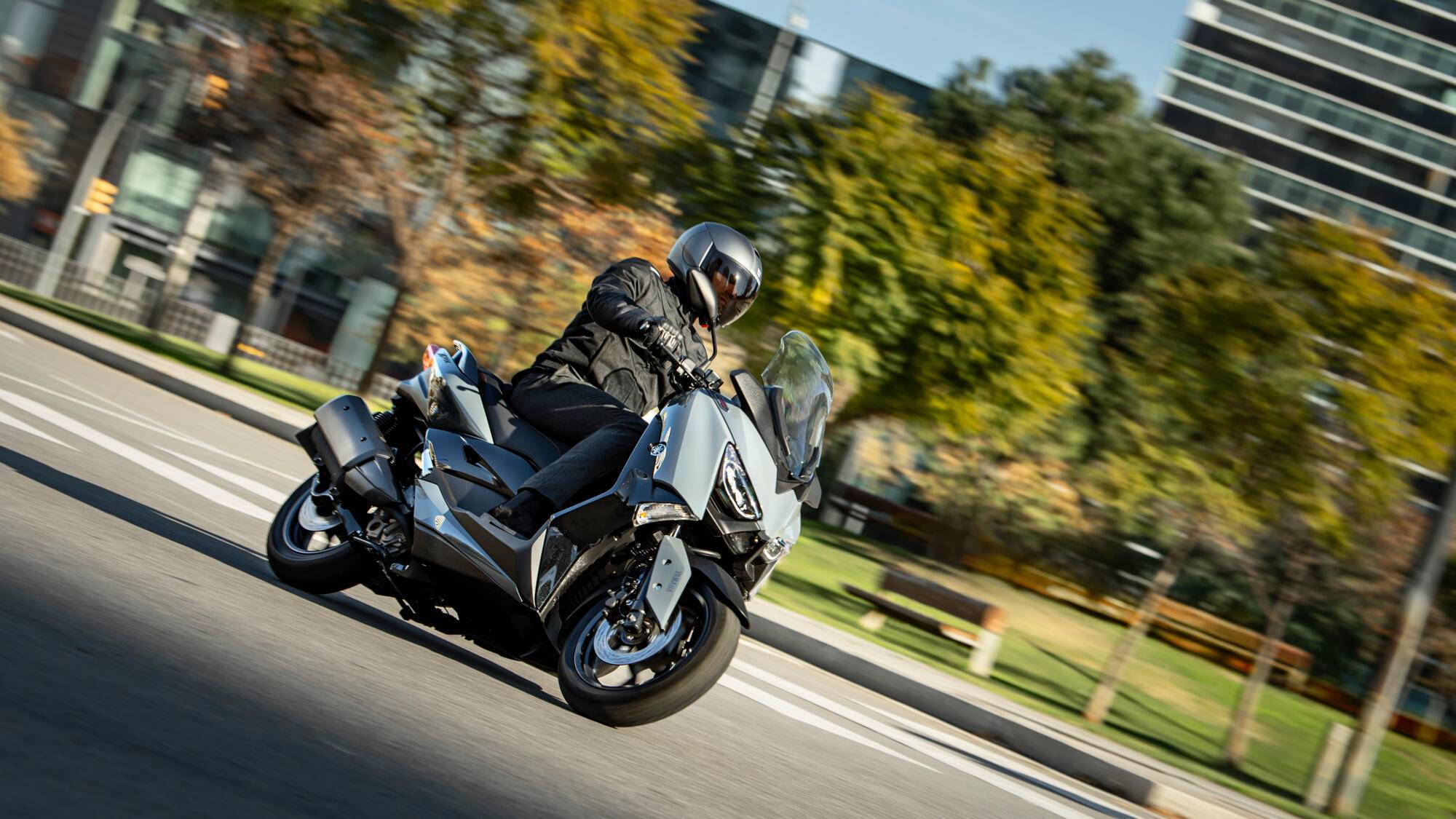 XMAX 250 Tech MAX - sport-scooters scooters - İz-Moto Yamaha - İzmoto ...